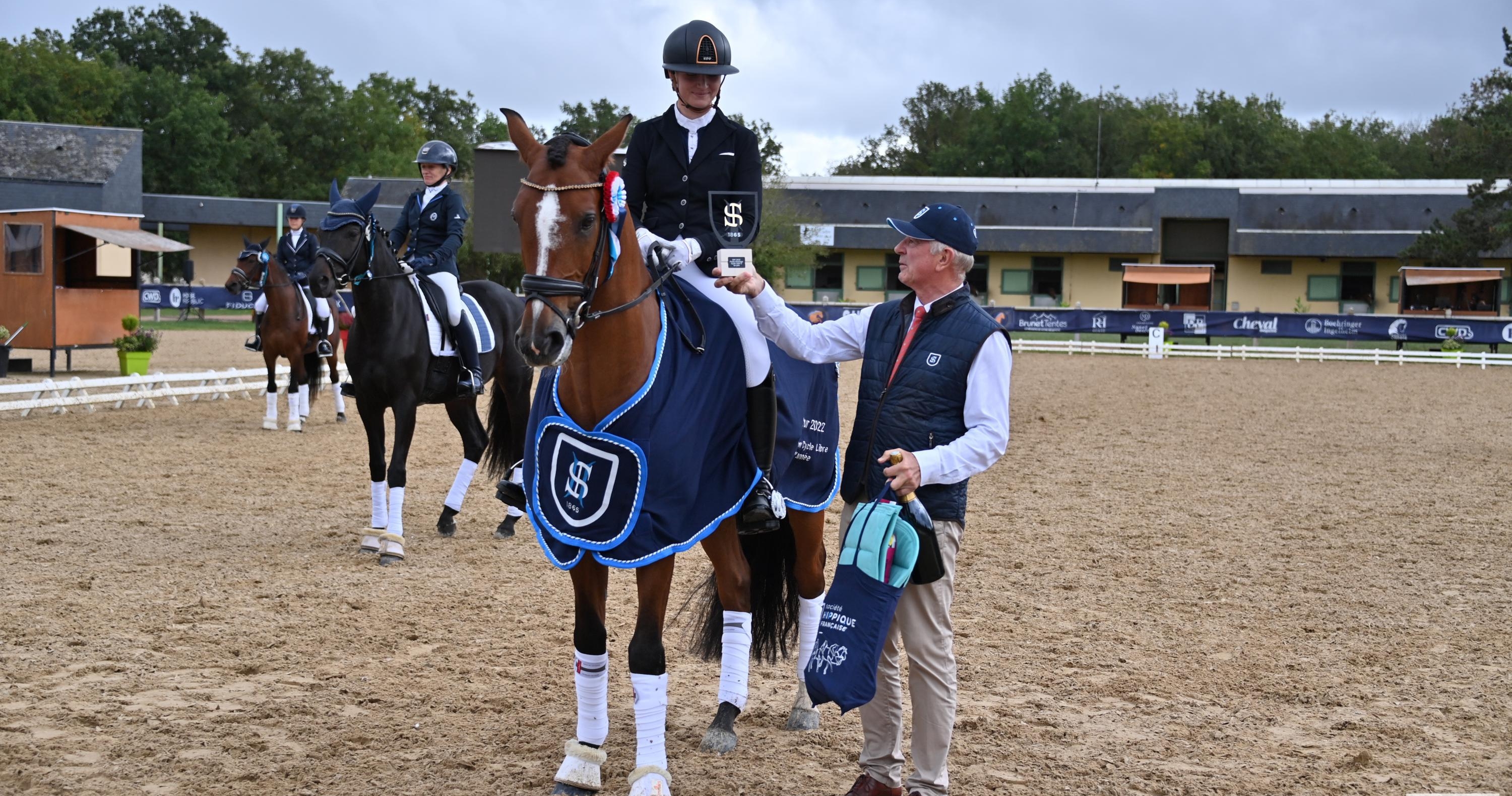 Saumur 2022 : La finale du cycle libre 3e année adjugée à Macau de la Gesse et Charlotte ...